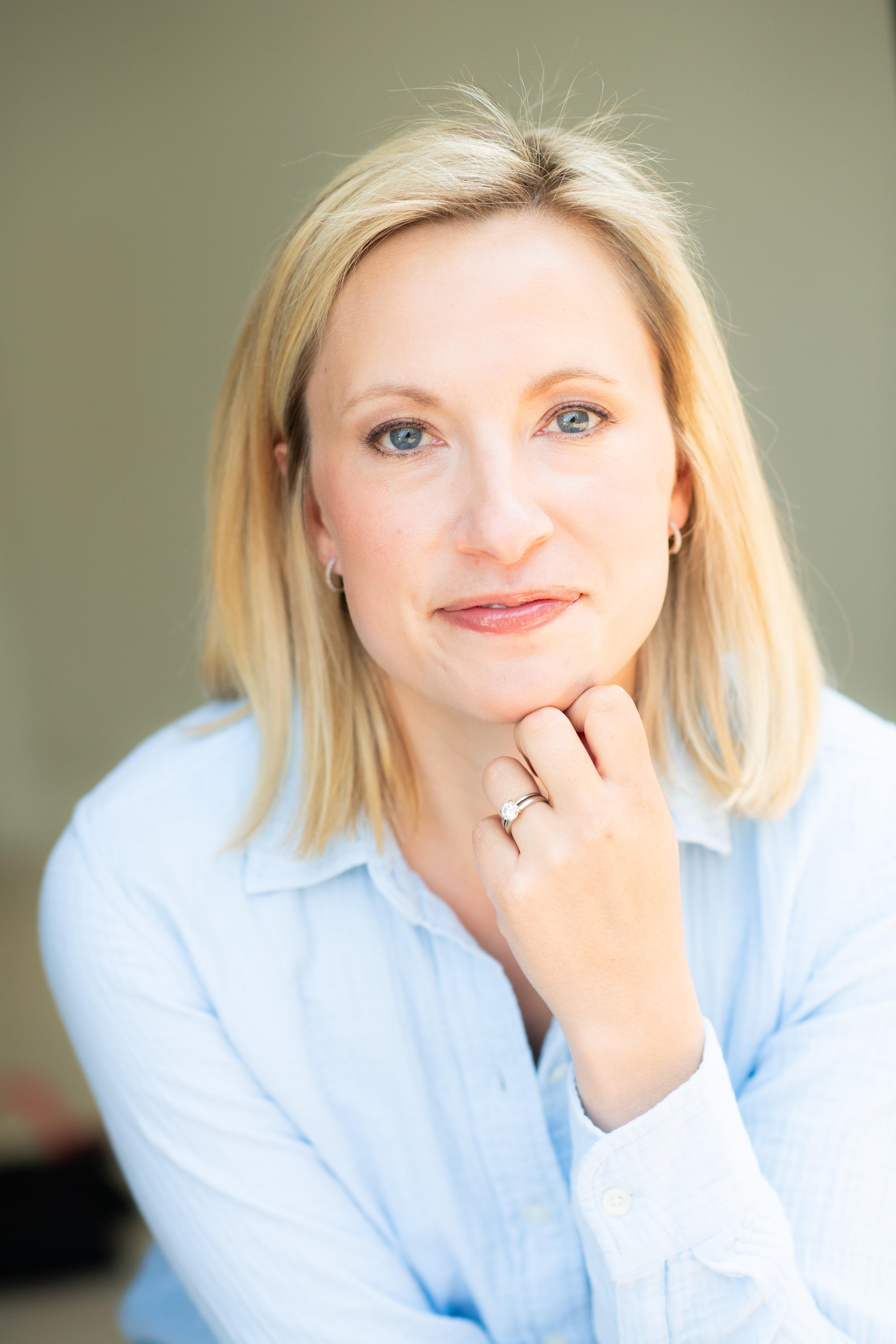 Elizabeth Becker's Instagram, Twitter & Facebook on IDCrawl